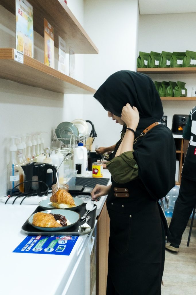 Edura Cafe UNJ: Dari Tempat Ngopi, Diskusi, hingga Mencari Inspirasi