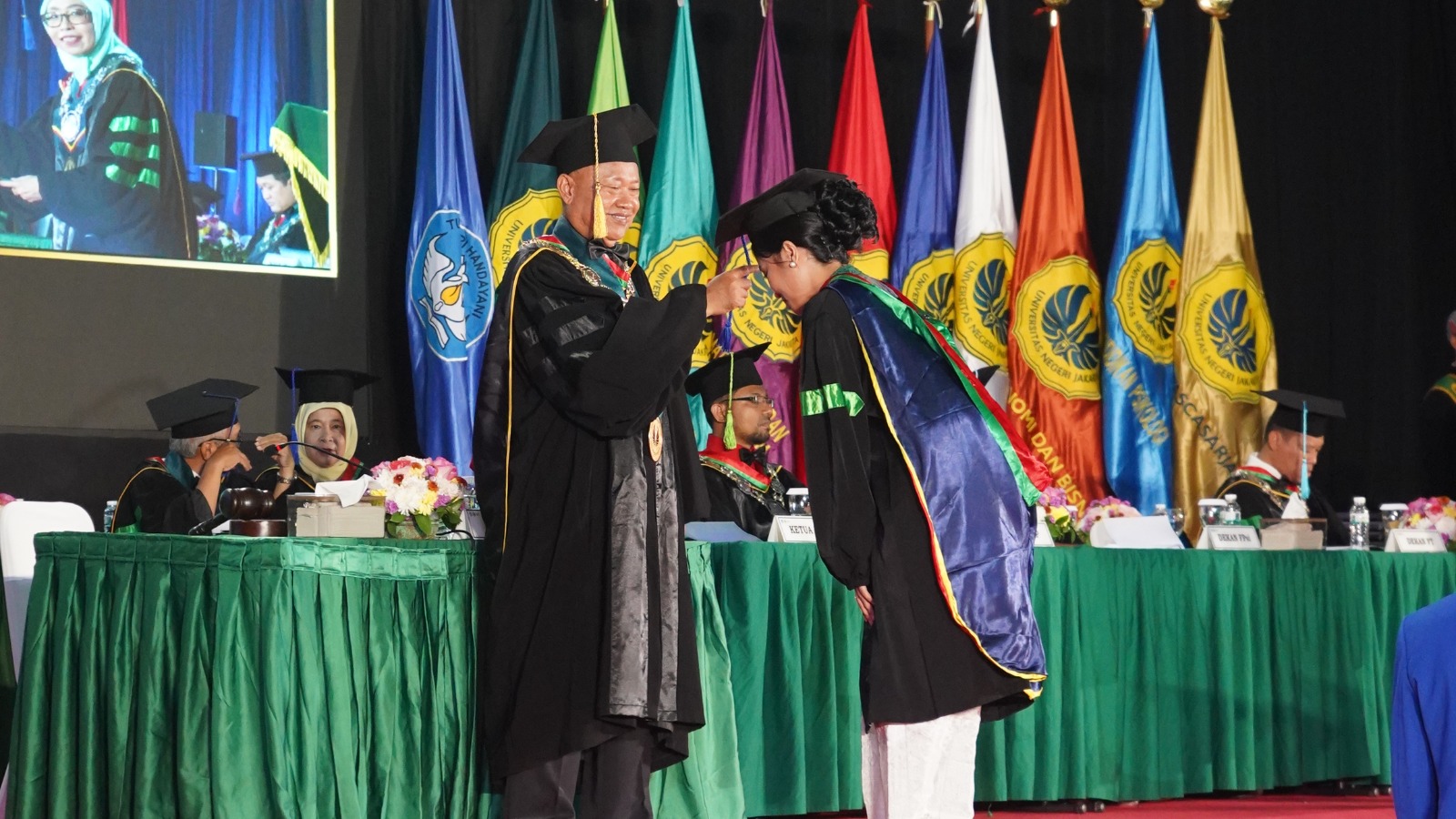 Jadi Momen yang Berkesan, Peserta Wisuda UNJ Apresiasi Pemindahan ...